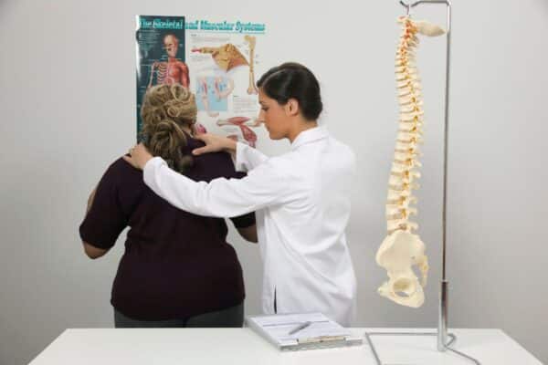 What common shoulder problems can a chiropractor help with? - Our Chiro